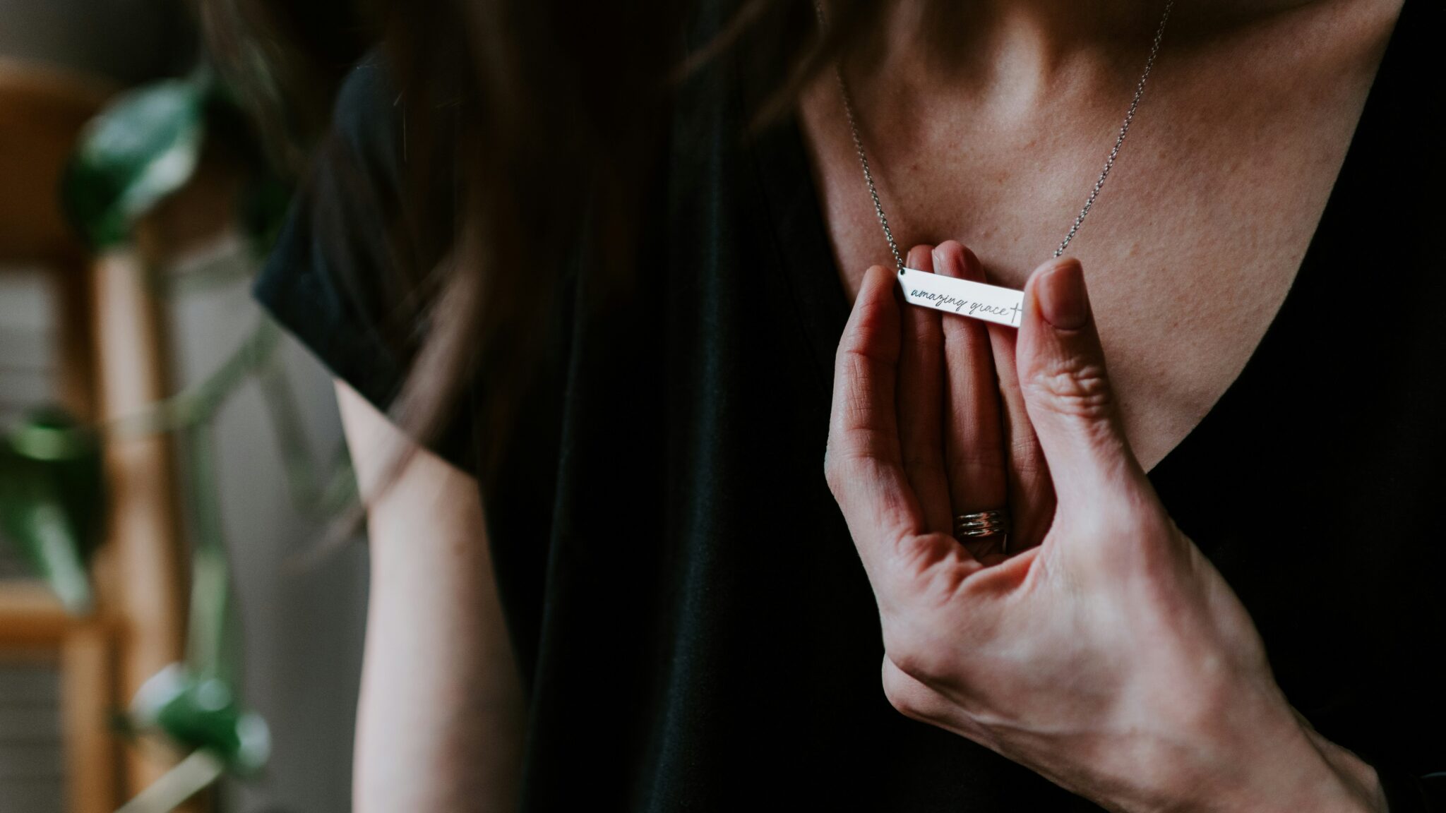 名前入りネックレスのおすすめブランドを厳選！大切な名前をいつもそばに | ジュエリーの総合情報サイト【Jewelry Town】